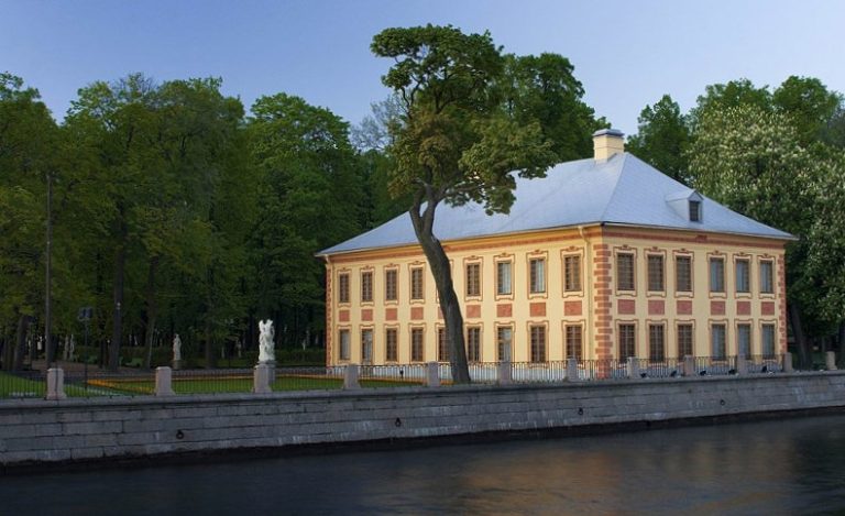 10 tourist destinations of the Fontanka River. — Guide For You Tours