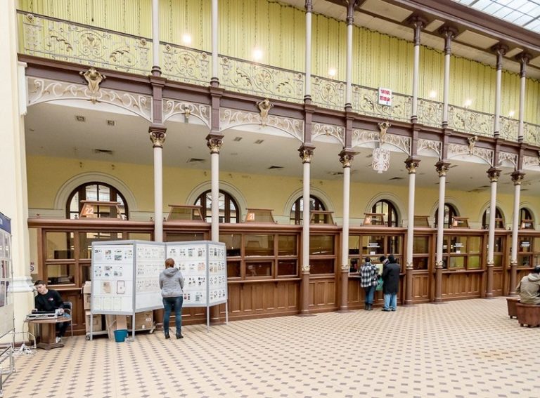Main Post Office in Saint-Petersburg, Russia — Guide For You Tours